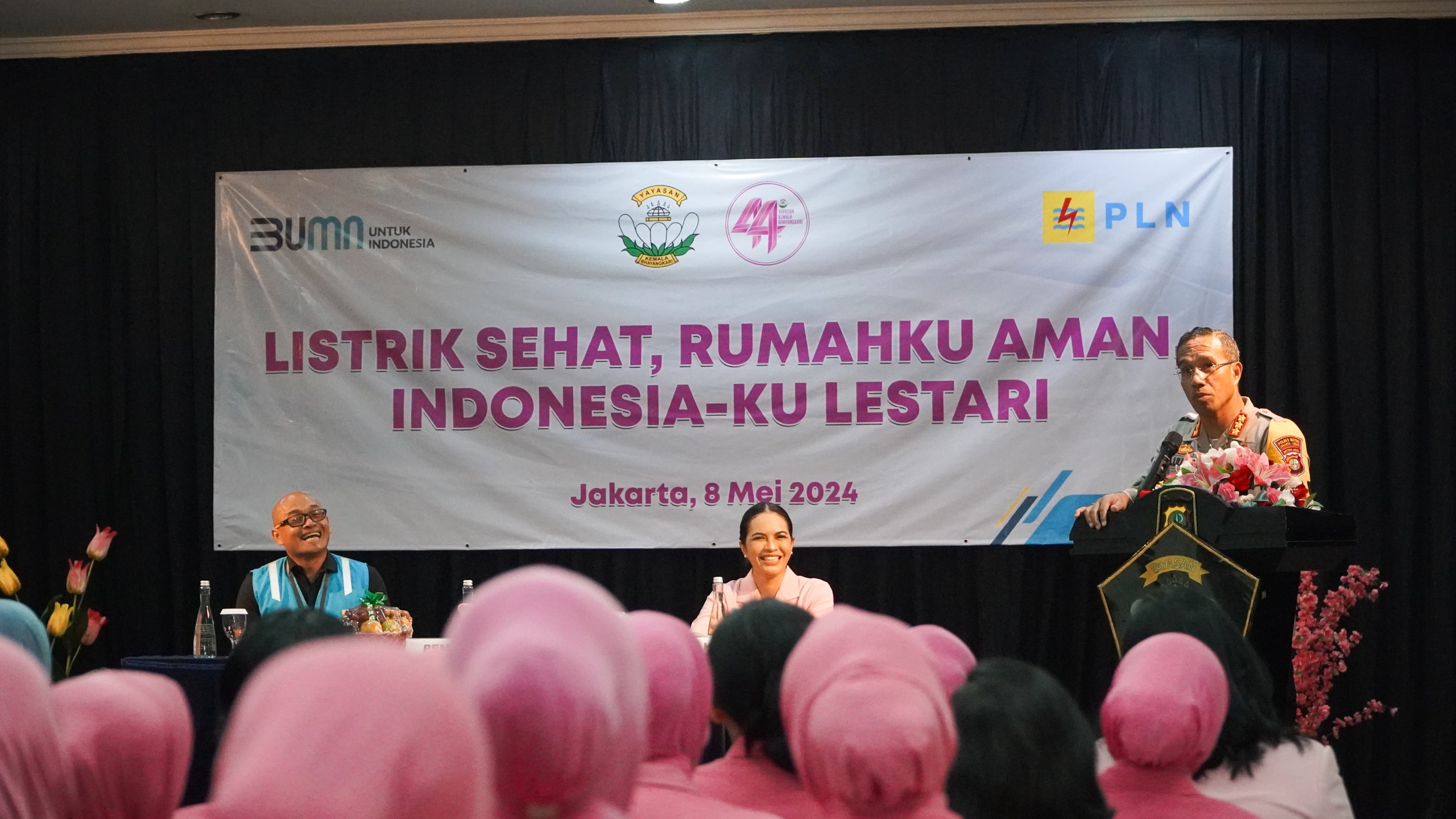 Srikandi PLN dan Bhayangkari Berbagi Cahaya Pengetahuan Listrik untuk Masyarakat - Jurnal Kota