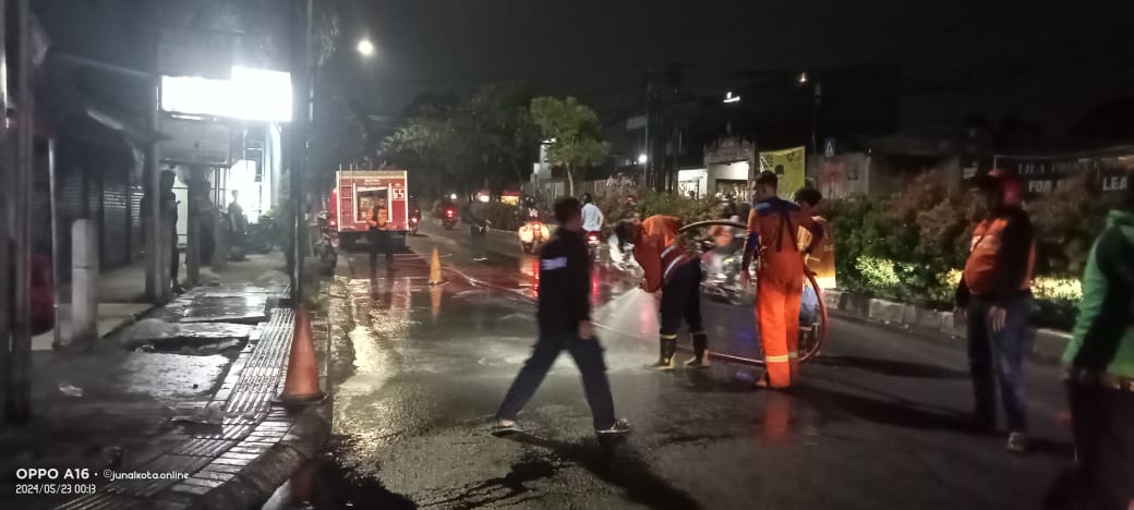 Jalan Raya KH. Hasyim Ashari Dibanjiri Solar - Jurnal Kota