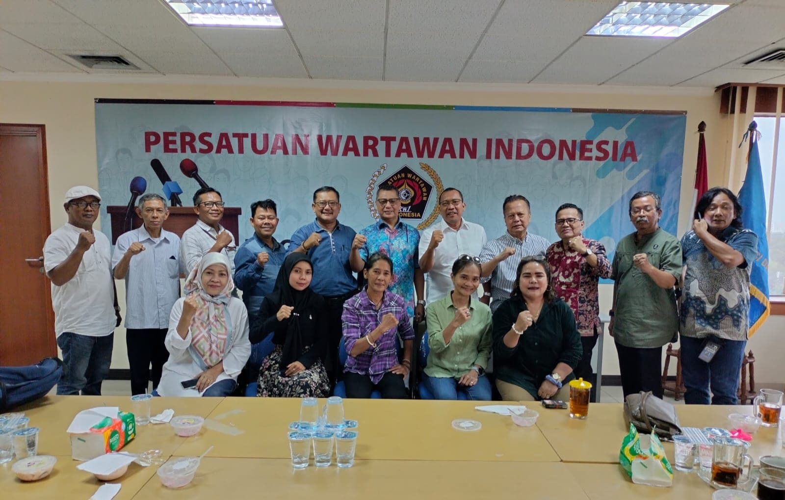 Dua Anggota PWI Jaya Menelusuri Jejak Yudha Sentika di Gunung Kerinci ...